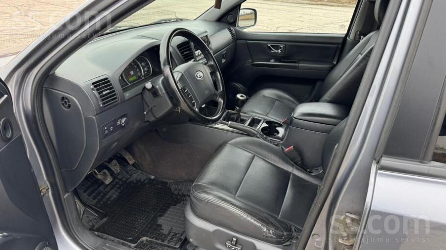 Pelēks Kia Sorento 2009 Rīga, ar dzinēja tilpumu 2.50 L un nobraukumu 0 tūkst. km par 3799 €, foto 10 vietnē AUTOMOTO.COM.LV