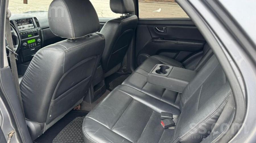Pelēks Kia Sorento 2009 Rīga, ar dzinēja tilpumu 2.50 L un nobraukumu 0 tūkst. km par 3799 €, foto 25 vietnē AUTOMOTO.COM.LV