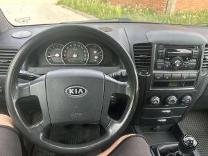 Grey Kia Sorento 2009 in Ukmerge, with an engine capacity of 2.50 L and mileage of 189 thousand km for 2950 €, photo 12 on AUTOMOTO.COM.LV
