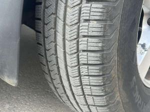 Grey Kia Sorento 2009 in Ukmerge, with an engine capacity of 2.50 L and mileage of 189 thousand km for 2950 €, photo 14 on AUTOMOTO.COM.LV