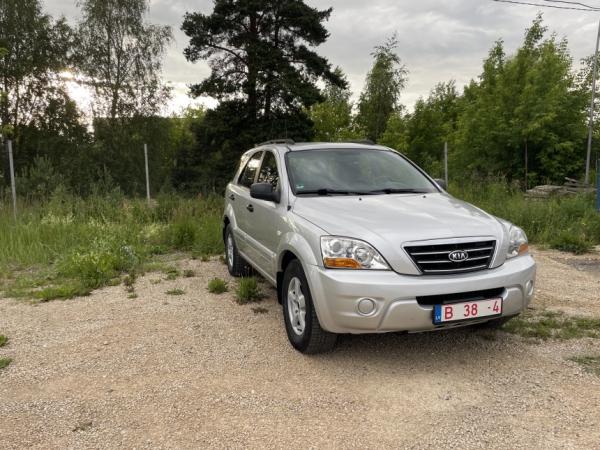 Pelēks Kia Sorento 2009 Rīga, ar dzinēja tilpumu 2.50 L un nobraukumu 262 tūkst. km par 4900 €, foto 2 vietnē AUTOMOTO.COM.LV