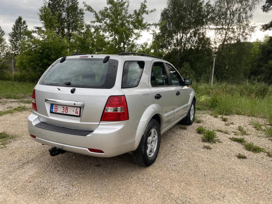 Pelēks Kia Sorento 2009 Rīga, ar dzinēja tilpumu 2.50 L un nobraukumu 262 tūkst. km par 4900 €, foto 6 vietnē AUTOMOTO.COM.LV