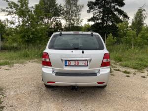Pelēks Kia Sorento 2009 Rīga, ar dzinēja tilpumu 2.50 L un nobraukumu 262 tūkst. km par 4900 €, foto 7 vietnē AUTOMOTO.COM.LV