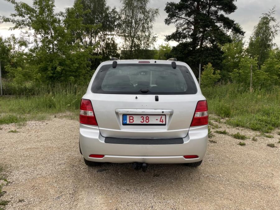 Pelēks Kia Sorento 2009 Rīga, ar dzinēja tilpumu 2.50 L un nobraukumu 262 tūkst. km par 4900 €, foto 7 vietnē AUTOMOTO.COM.LV