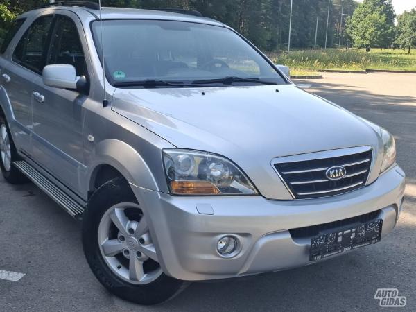 Grey Kia Sorento 2009 in Prienai, with an engine capacity of 2.50 L and mileage of 224 thousand km for 3700 €, photo 1 on AUTOMOTO.COM.LV