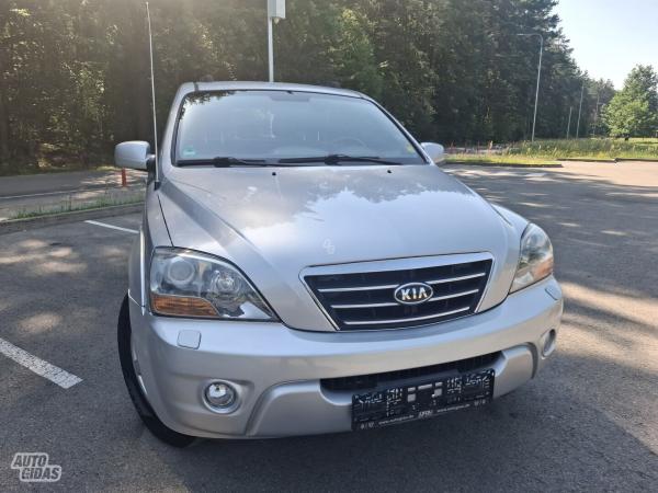 Grey Kia Sorento 2009 in Prienai, with an engine capacity of 2.50 L and mileage of 224 thousand km for 3700 €, photo 5 on AUTOMOTO.COM.LV