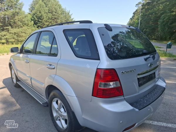 Grey Kia Sorento 2009 in Prienai, with an engine capacity of 2.50 L and mileage of 224 thousand km for 3700 €, photo 8 on AUTOMOTO.COM.LV