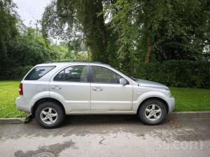 Grey Kia Sorento 2009 in Riga, with an engine capacity of 2.50 L and mileage of 281 thousand km for 2450 €, photo 3 on AUTOMOTO.COM.LV