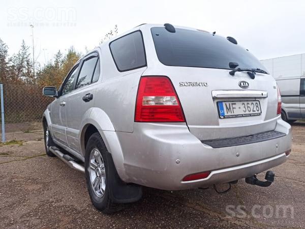 Kia Sorento 2009 Daugavpils vietnē Pelēks Kia Sorento 2009 Daugavpils, ar dzinēja tilpumu 2.50 L un nobraukumu 0 tūkst. km par 2300 €, foto 6 vietnē AUTOMOTO.COM.LV