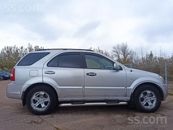 Kia Sorento 2009 Daugavpils vietnē Pelēks Kia Sorento 2009 Daugavpils, ar dzinēja tilpumu 2.50 L un nobraukumu 0 tūkst. km par 2300 €, foto 9 vietnē AUTOMOTO.COM.LV