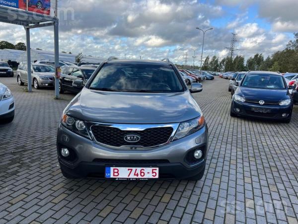 Pelēks Kia Sorento 2010 Talsi, ar dzinēja tilpumu 2.20 L un nobraukumu 237 tūkst. km par 9970 €, foto 2 vietnē AUTOMOTO.COM.LV