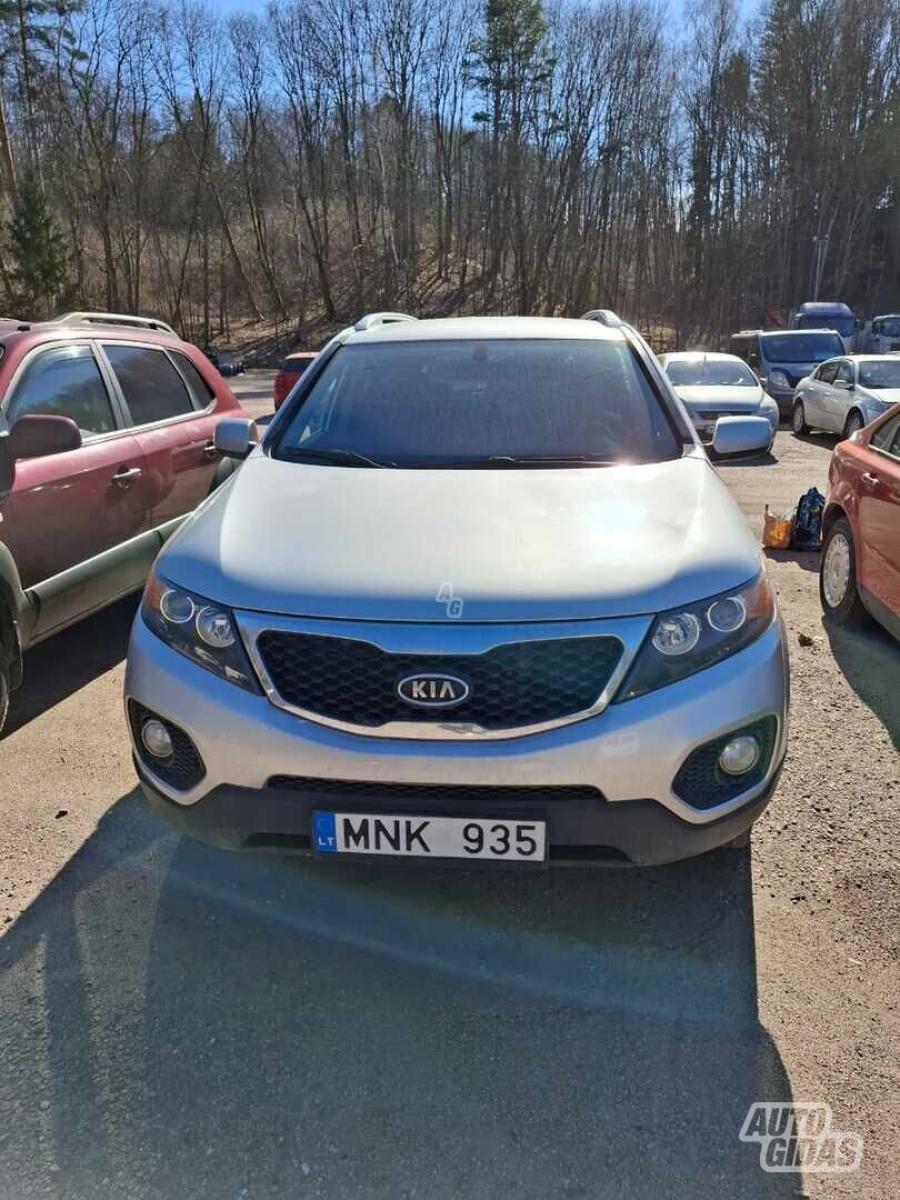 Pelēks Kia Sorento 2010 Viļņa, ar dzinēja tilpumu 2.20 L un nobraukumu 221 tūkst. km par 3999 €, foto 11 vietnē AUTOMOTO.COM.LV
