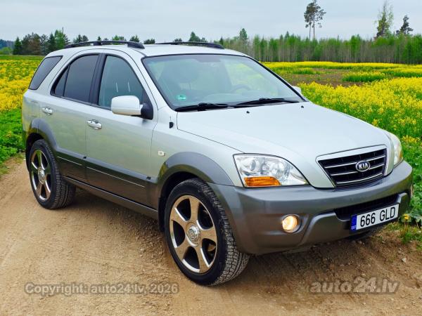 Grey Kia Sorento 2010 in Narva, with an engine capacity of 3.30 L and mileage of 200 thousand km for 5000 €, photo 1 on AUTOMOTO.COM.LV