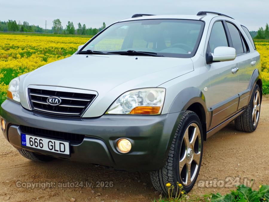 Grey Kia Sorento 2010 in Narva, with an engine capacity of 3.30 L and mileage of 200 thousand km for 5000 €, photo 4 on AUTOMOTO.COM.LV