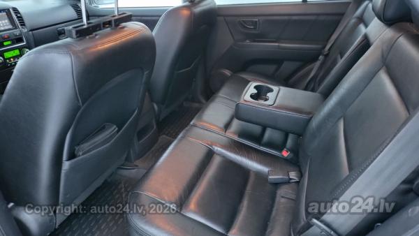 Grey Kia Sorento 2010 in Narva, with an engine capacity of 3.30 L and mileage of 200 thousand km for 5000 €, photo 9 on AUTOMOTO.COM.LV
