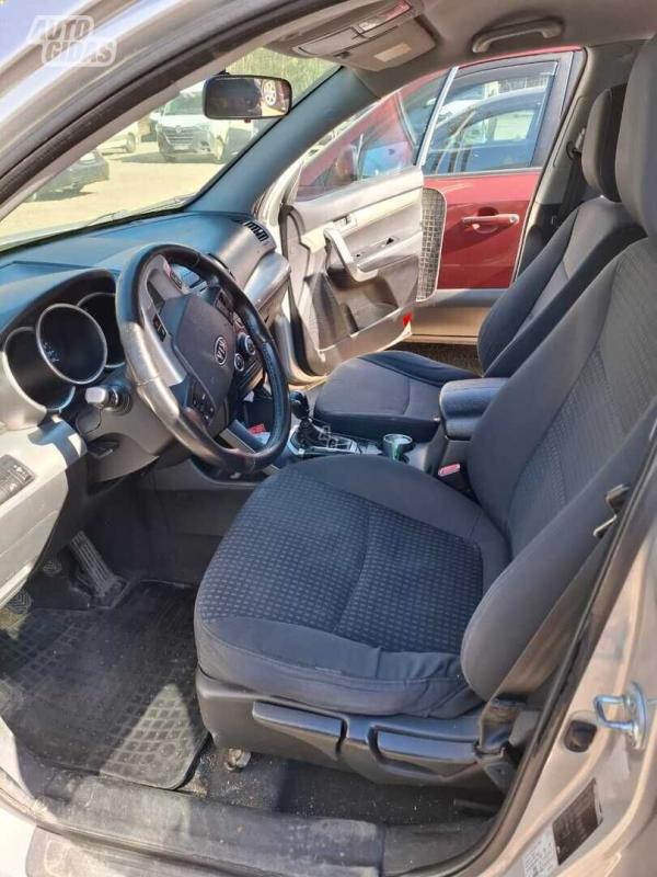 Grey Kia Sorento 2010 in Vilnius, with an engine capacity of 2.20 L and mileage of 200 thousand km for 3400 €, photo 7 on AUTOMOTO.COM.LV
