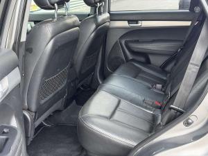 Grey Kia Sorento 2010 in Taurage, with an engine capacity of 2.20 L and mileage of 239 thousand km for 5200 €, photo 10 on AUTOMOTO.COM.LV
