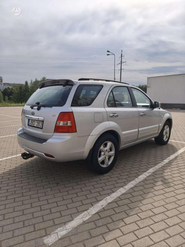Grey Kia Sorento 2010 in Vilnius, with an engine capacity of 2.50 L and mileage of 252 thousand km for 3200 €, photo 6 on AUTOMOTO.COM.LV