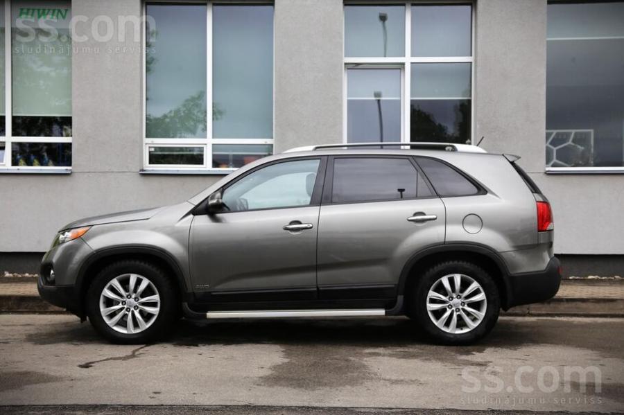 Pelēks Kia Sorento 2011 Rīga, ar dzinēja tilpumu 2.20 L un nobraukumu 0 tūkst. km par 5495 €, foto 2 vietnē AUTOMOTO.COM.LV