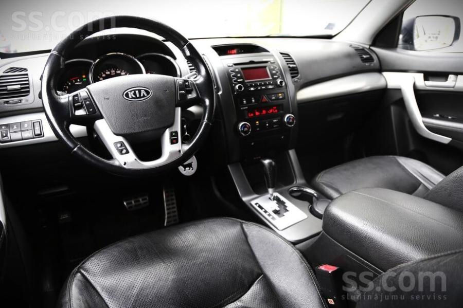 Pelēks Kia Sorento 2011 Rīga, ar dzinēja tilpumu 2.20 L un nobraukumu 0 tūkst. km par 5495 €, foto 8 vietnē AUTOMOTO.COM.LV