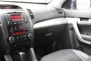 Pelēks Kia Sorento 2011 Rīga, ar dzinēja tilpumu 2.20 L un nobraukumu 0 tūkst. km par 5495 €, foto 9 vietnē AUTOMOTO.COM.LV