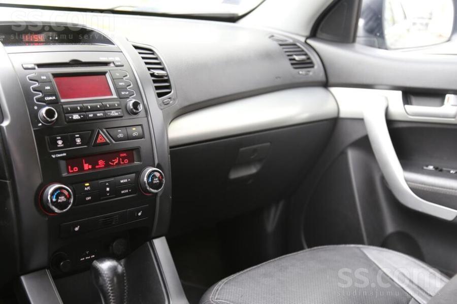 Pelēks Kia Sorento 2011 Rīga, ar dzinēja tilpumu 2.20 L un nobraukumu 0 tūkst. km par 5495 €, foto 9 vietnē AUTOMOTO.COM.LV