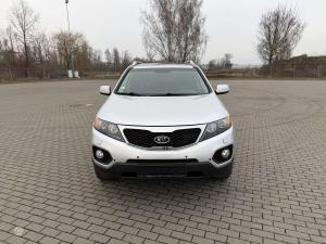 Grey Kia Sorento 2011 in Marijampole, with an engine capacity of 2.20 L and mileage of 248 thousand km for 6200 €, photo 2 on AUTOMOTO.COM.LV