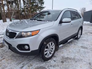 Grey Kia Sorento 2011 in Kelme, with an engine capacity of 2.40 L and mileage of 267 thousand km for 5900 €, photo 5 on AUTOMOTO.COM.LV