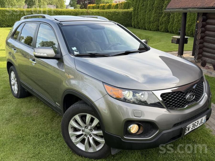 Pelēks Kia Sorento 2011 Rīga, ar dzinēja tilpumu 2.20 L un nobraukumu 241 tūkst. km par 7250 €, foto 4 vietnē AUTOMOTO.COM.LV
