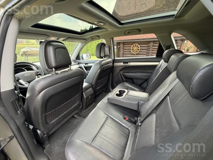 Pelēks Kia Sorento 2011 Rīga, ar dzinēja tilpumu 2.20 L un nobraukumu 241 tūkst. km par 7250 €, foto 11 vietnē AUTOMOTO.COM.LV