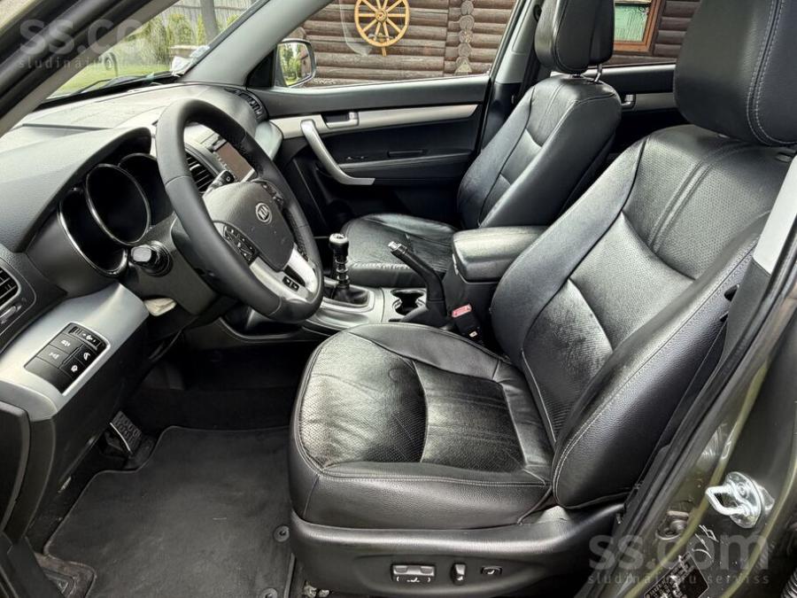 Pelēks Kia Sorento 2011 Rīga, ar dzinēja tilpumu 2.20 L un nobraukumu 241 tūkst. km par 7250 €, foto 14 vietnē AUTOMOTO.COM.LV