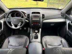 Pelēks Kia Sorento 2011 Rīga, ar dzinēja tilpumu 2.20 L un nobraukumu 241 tūkst. km par 7250 €, foto 18 vietnē AUTOMOTO.COM.LV