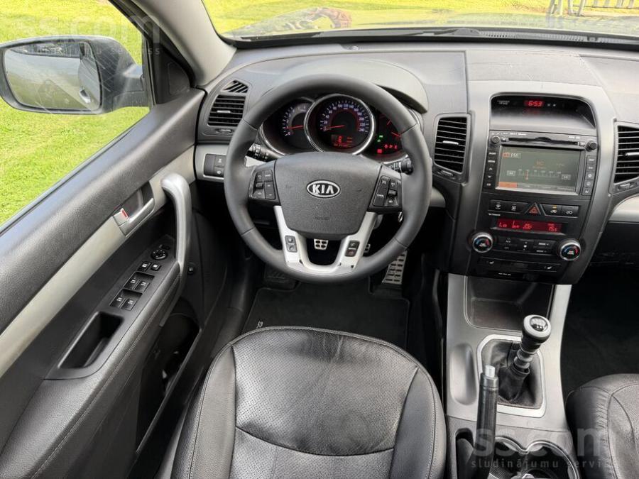 Pelēks Kia Sorento 2011 Rīga, ar dzinēja tilpumu 2.20 L un nobraukumu 241 tūkst. km par 7250 €, foto 20 vietnē AUTOMOTO.COM.LV