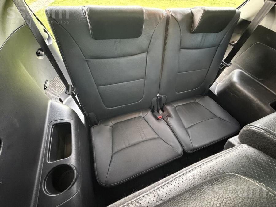 Pelēks Kia Sorento 2011 Rīga, ar dzinēja tilpumu 2.20 L un nobraukumu 241 tūkst. km par 7250 €, foto 27 vietnē AUTOMOTO.COM.LV
