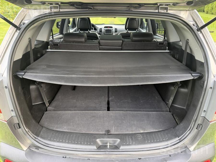 Pelēks Kia Sorento 2011 Rīga, ar dzinēja tilpumu 2.20 L un nobraukumu 241 tūkst. km par 7250 €, foto 28 vietnē AUTOMOTO.COM.LV