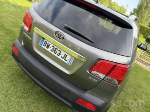 Pelēks Kia Sorento 2011 Rīga, ar dzinēja tilpumu 2.20 L un nobraukumu 241 tūkst. km par 7250 €, foto 35 vietnē AUTOMOTO.COM.LV