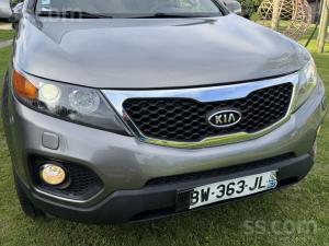 Pelēks Kia Sorento 2011 Rīga, ar dzinēja tilpumu 2.20 L un nobraukumu 241 tūkst. km par 7250 €, foto 36 vietnē AUTOMOTO.COM.LV
