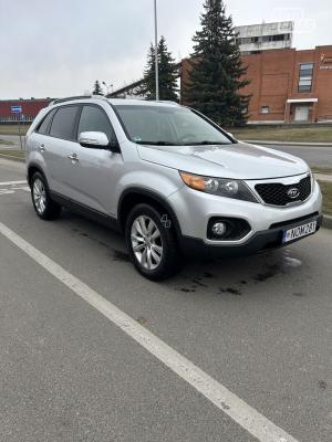 Pelēks Kia Sorento 2011 Marijampole, ar dzinēja tilpumu 2.20 L un nobraukumu 267 tūkst. km par 6200 €, foto  vietnē AUTOMOTO.COM.LV
