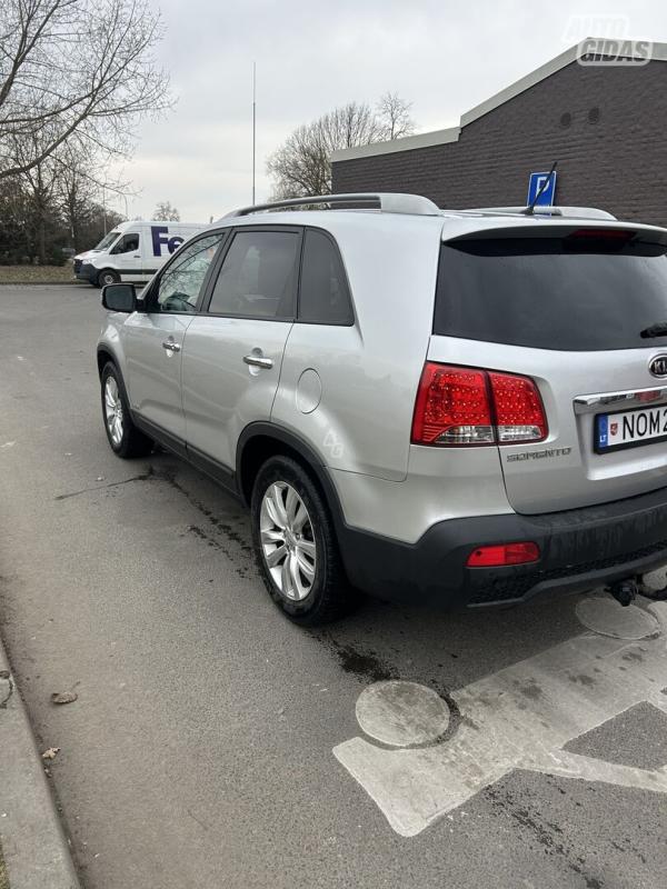 Pelēks Kia Sorento 2011 Marijampole, ar dzinēja tilpumu 2.20 L un nobraukumu 267 tūkst. km par 6200 €, foto 4 vietnē AUTOMOTO.COM.LV