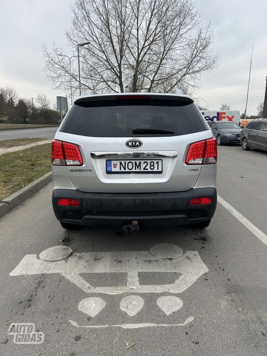 Pelēks Kia Sorento 2011 Marijampole, ar dzinēja tilpumu 2.20 L un nobraukumu 267 tūkst. km par 6200 €, foto 7 vietnē AUTOMOTO.COM.LV