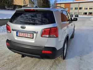 Grey Kia Sorento 2011 in Jekabpils, with an engine capacity of 2.20 L and mileage of 265 thousand km for 7690 €, photo 5 on AUTOMOTO.COM.LV