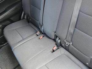 Grey Kia Sorento 2011 in Jekabpils, with an engine capacity of 2.20 L and mileage of 265 thousand km for 7690 €, photo 12 on AUTOMOTO.COM.LV