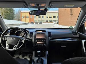 Grey Kia Sorento 2011 in Jekabpils, with an engine capacity of 2.20 L and mileage of 265 thousand km for 7690 €, photo 16 on AUTOMOTO.COM.LV