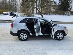 Grey Kia Sorento 2011 in Jekabpils, with an engine capacity of 2.20 L and mileage of 265 thousand km for 7690 €, photo 22 on AUTOMOTO.COM.LV