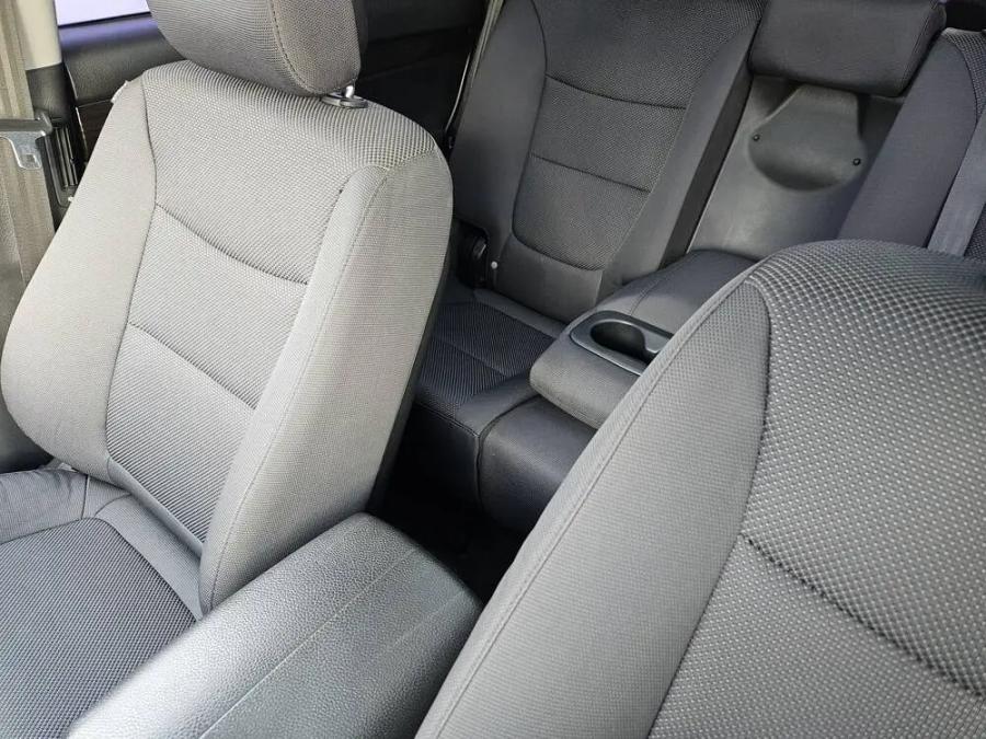 Grey Kia Sorento 2011 in Jekabpils, with an engine capacity of 2.20 L and mileage of 265 thousand km for 7690 €, photo 26 on AUTOMOTO.COM.LV