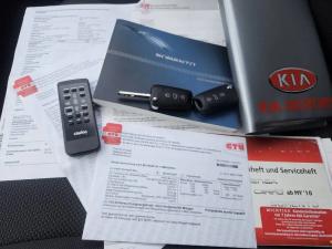 Grey Kia Sorento 2011 in Jekabpils, with an engine capacity of 2.20 L and mileage of 265 thousand km for 7690 €, photo 34 on AUTOMOTO.COM.LV