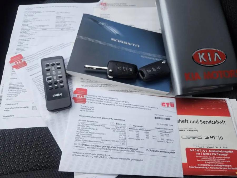 Grey Kia Sorento 2011 in Jekabpils, with an engine capacity of 2.20 L and mileage of 265 thousand km for 7690 €, photo 34 on AUTOMOTO.COM.LV