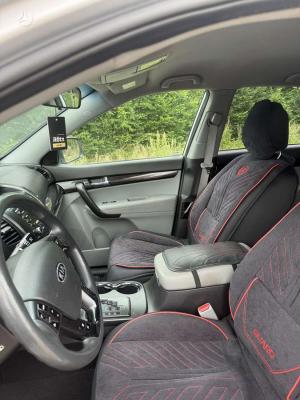 Grey Kia Sorento 2011 in Siauliai, with an engine capacity of 2.35 L and mileage of 180 thousand km for 6650 €, photo 7 on AUTOMOTO.COM.LV
