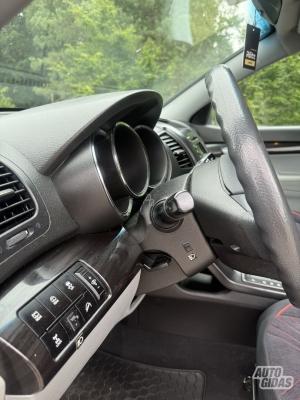 Grey Kia Sorento 2011 in Siauliai, with an engine capacity of 2.40 L and mileage of 180 thousand km for 6650 €, photo 10 on AUTOMOTO.COM.LV