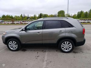 Pelēks Kia Sorento 2011 Mažeikiai, ar dzinēja tilpumu 2.20 L un nobraukumu 242 tūkst. km par 7200 €, foto 9 vietnē AUTOMOTO.COM.LV
